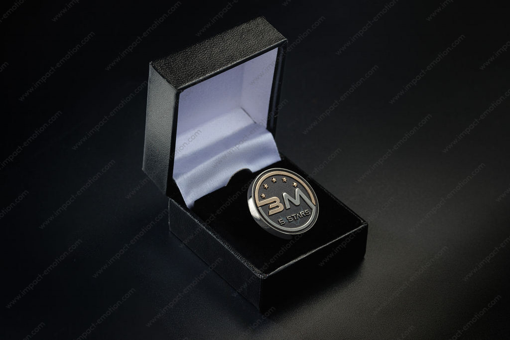 Pin's Personnalisé - Expert en Création de Pin's Prestige